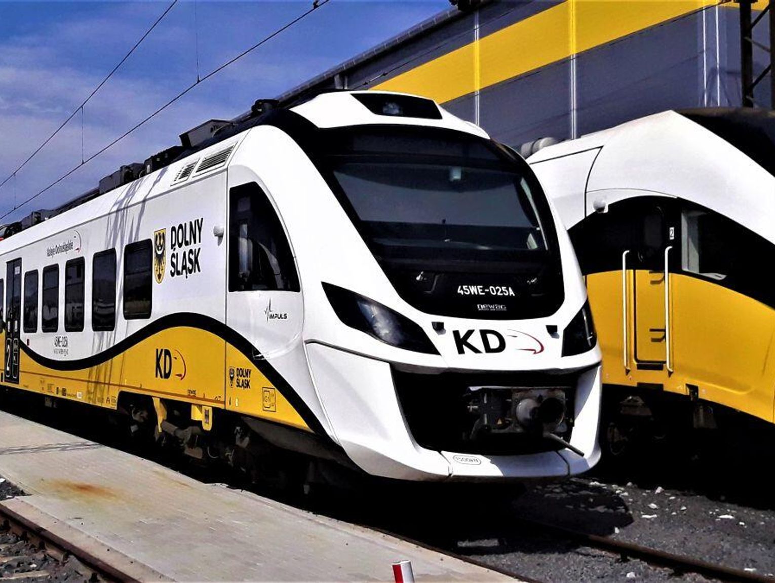 Wakacyjny rozkład jazdy. Nocny Super Sprinter i połączenia do Karpacza!